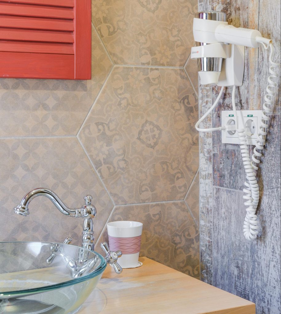 Essential Safety Tips for Comfort Room Cleaning | NW Maids